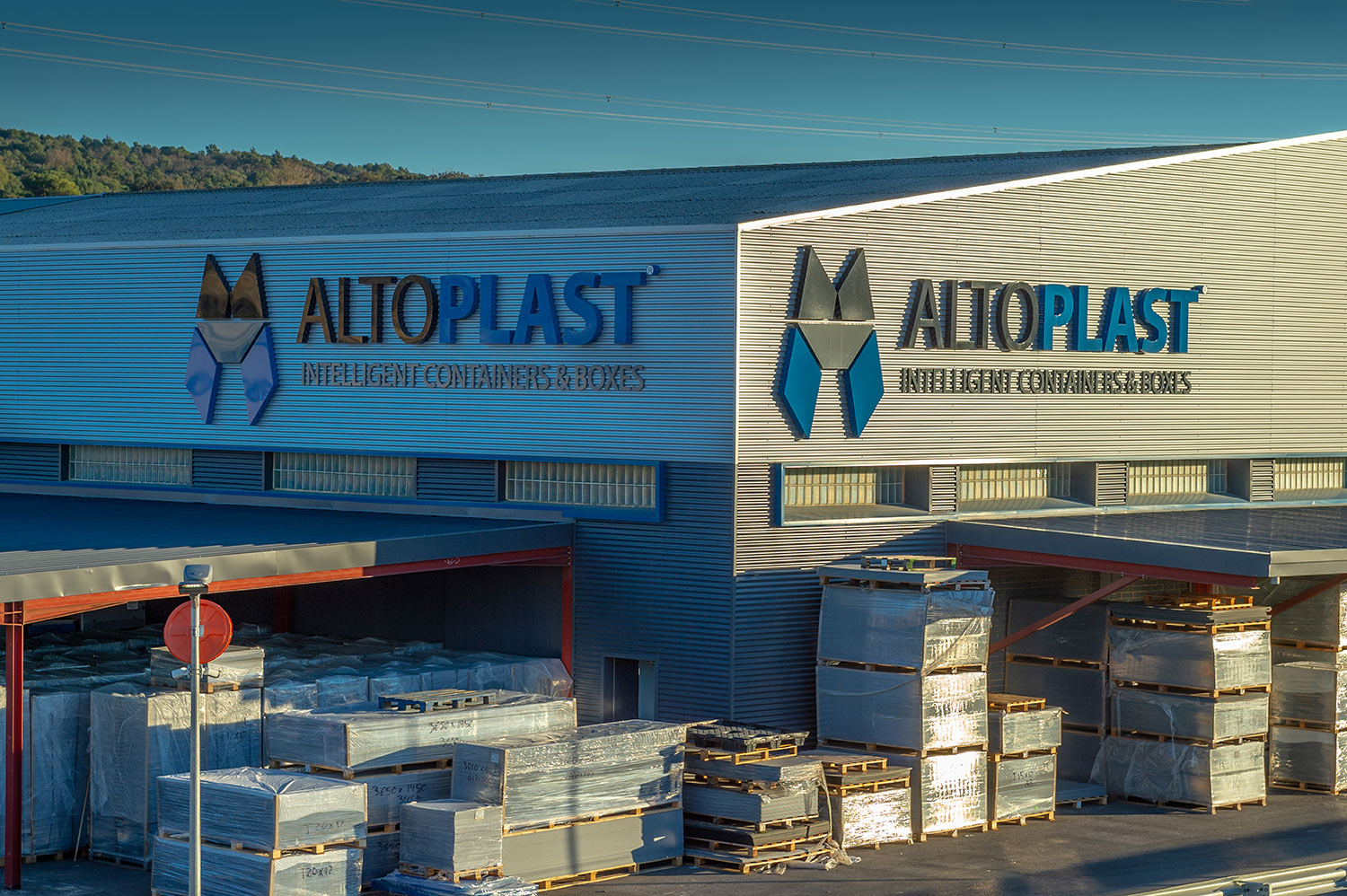 Altoplast | Contenedores industriales, de plástico y de transporte