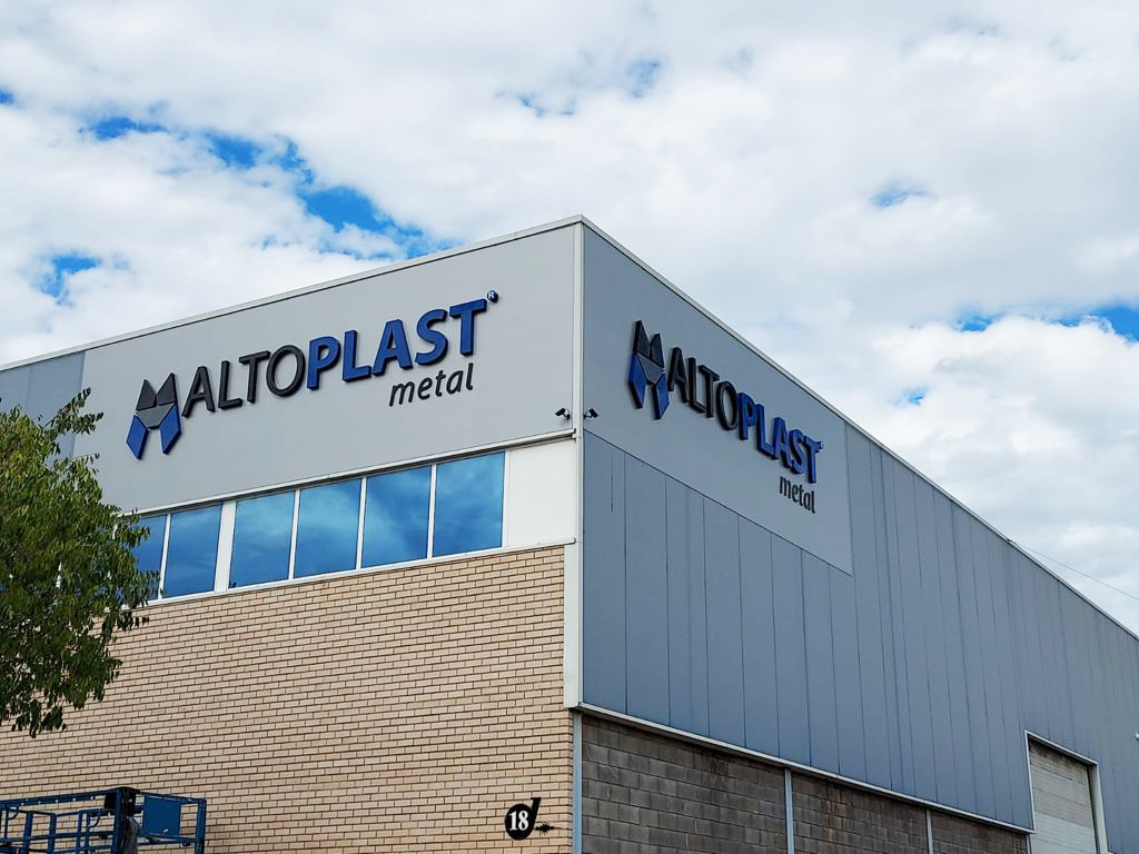 ALTOPLAST Metal amplia l’espai de Santpedor | ALTOPLAST